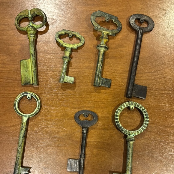 Pottery Barn | Wall Decor | Vintage Style Wall Decor Keys Set Green And ...